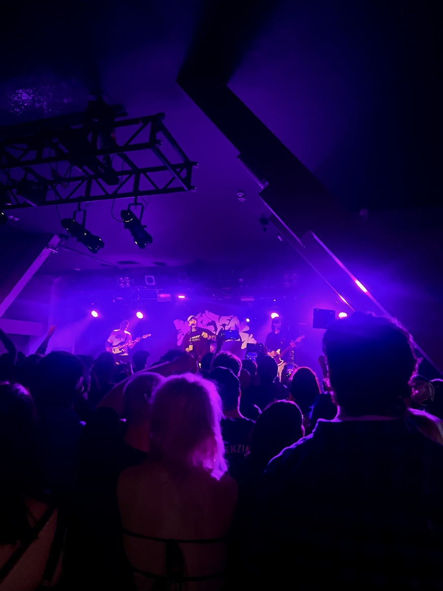 From Inside Concert Photos | Concert Archives