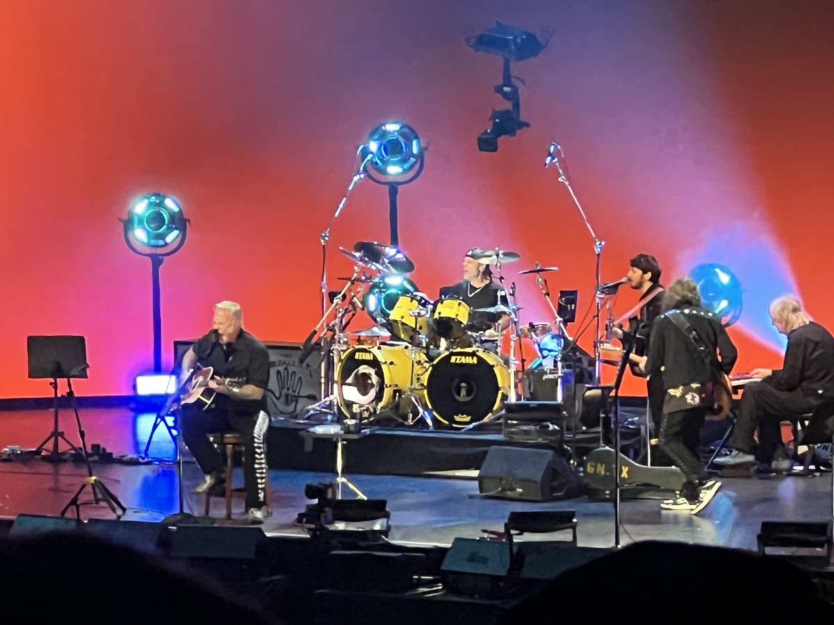 Dec 13, 2024: Metallica / Sammy Hagar / SistaStrings / Jimmy Kimmel at ...