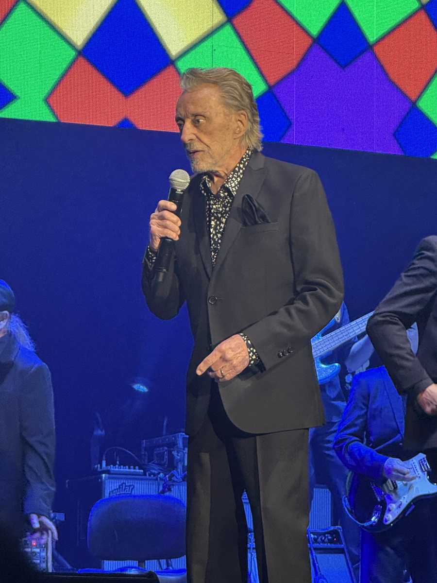 Frankie Valli & The Four Seasons Concert & Tour History (Updated for ...