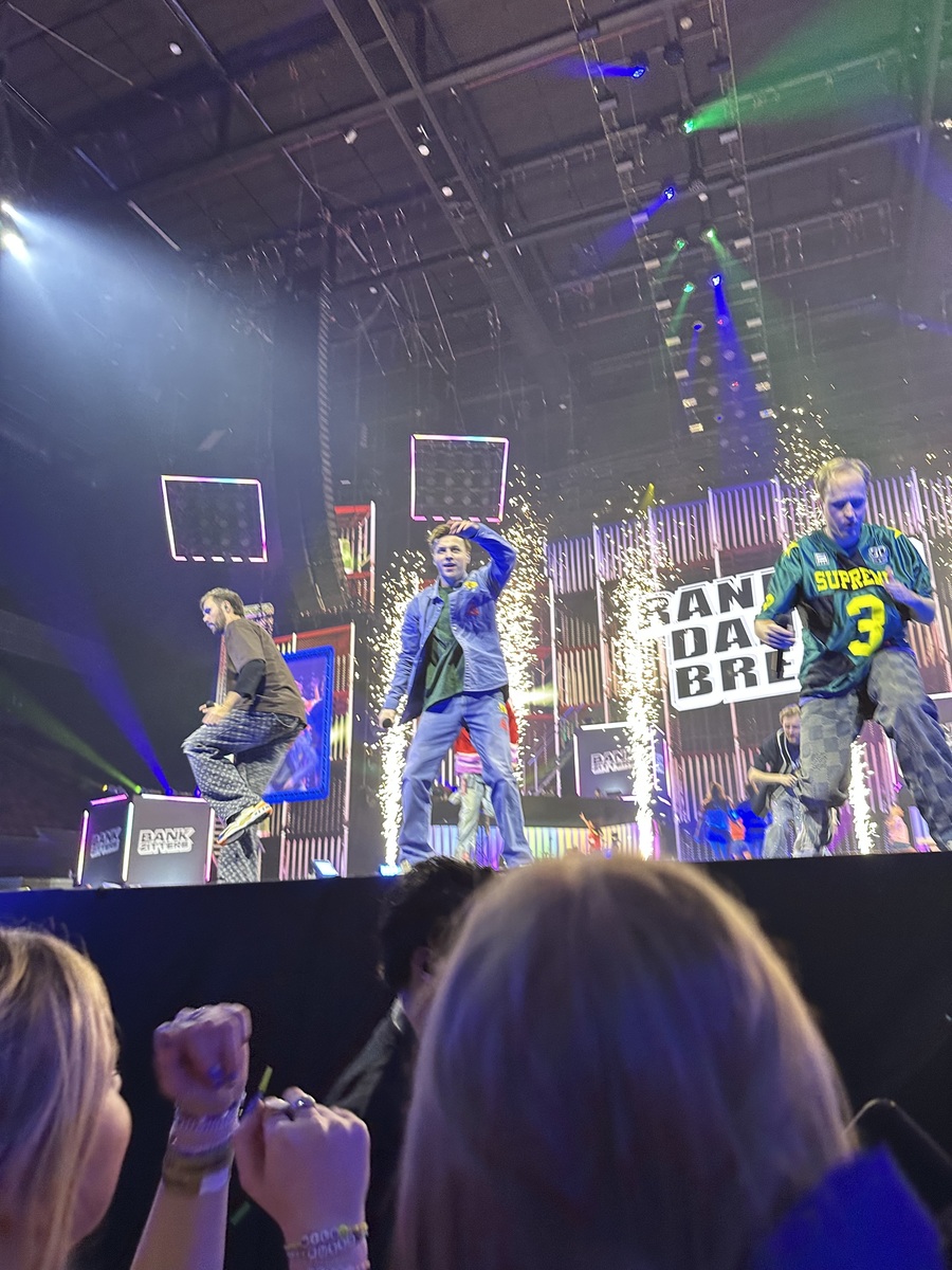 Roxy Dekker Concert & Tour History (Updated for 2025) | Concert Archives