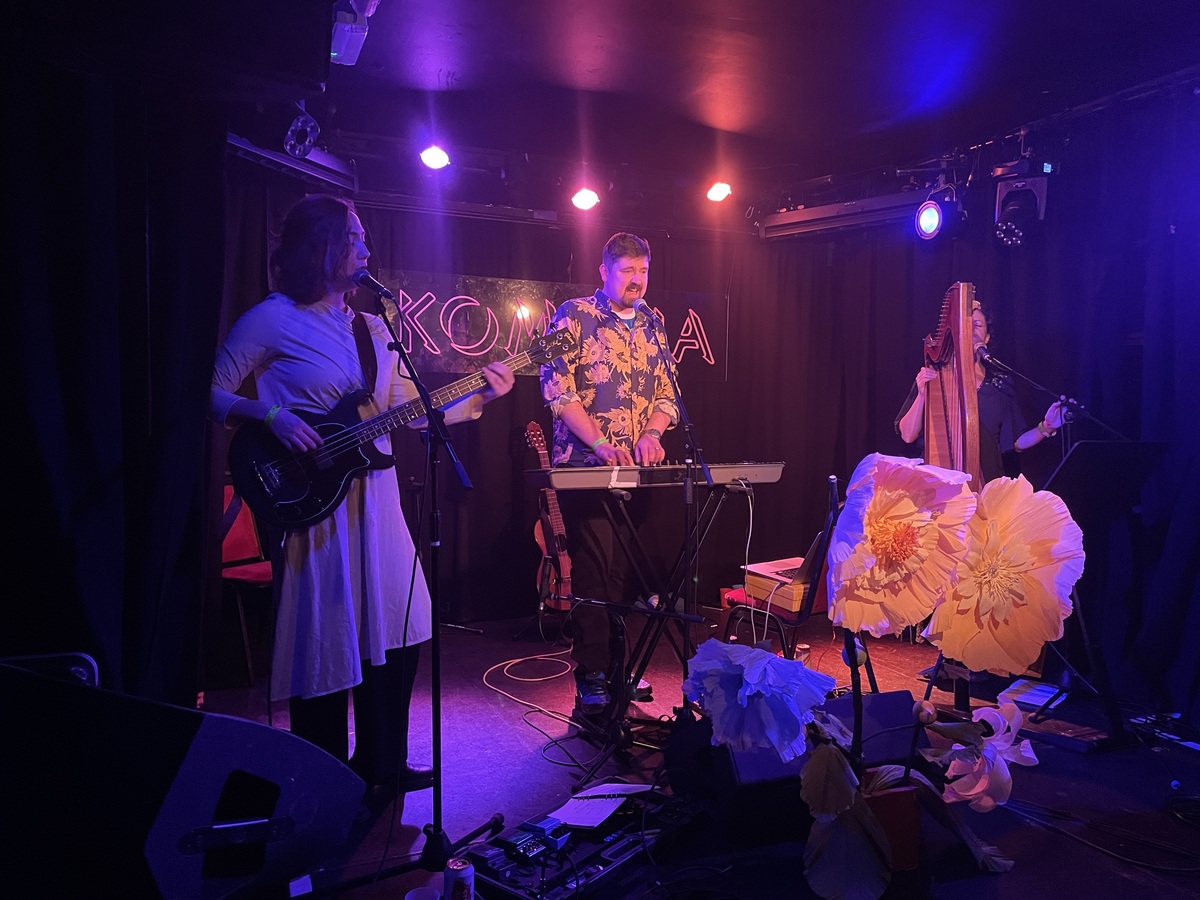 flora hibberd Concert & Tour History (Updated for 2025 - 2026 ...