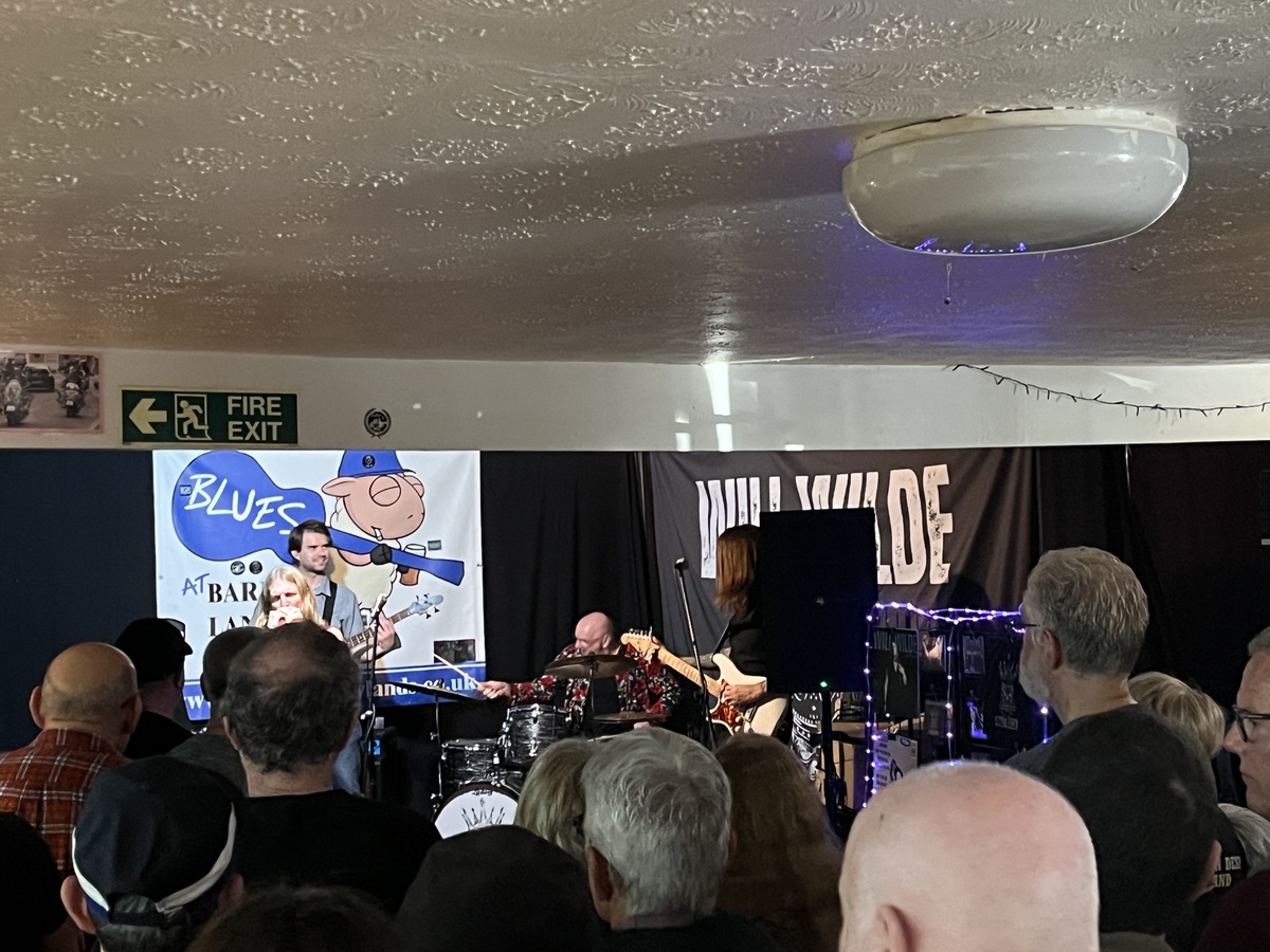 Mar 01, 2025: Will Wilde at Barleylands Blues Club Billericay, England ...