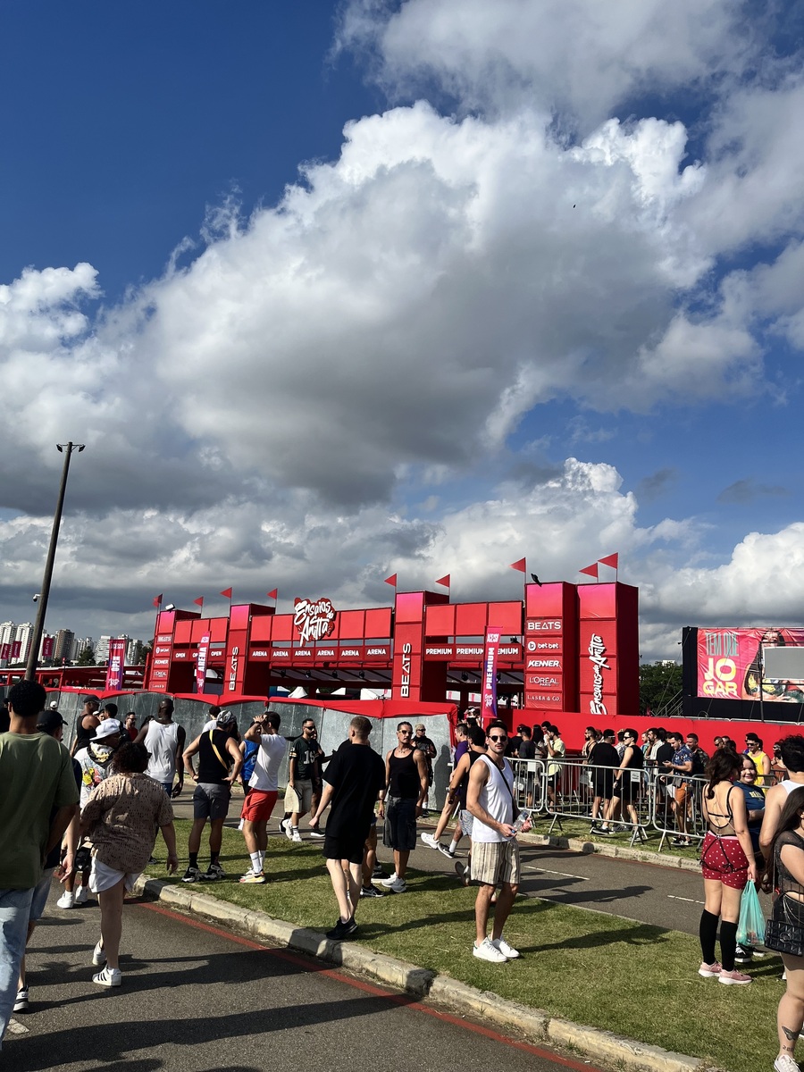 Veigh Concert & Tour History (Updated for 2025) | Concert Archives