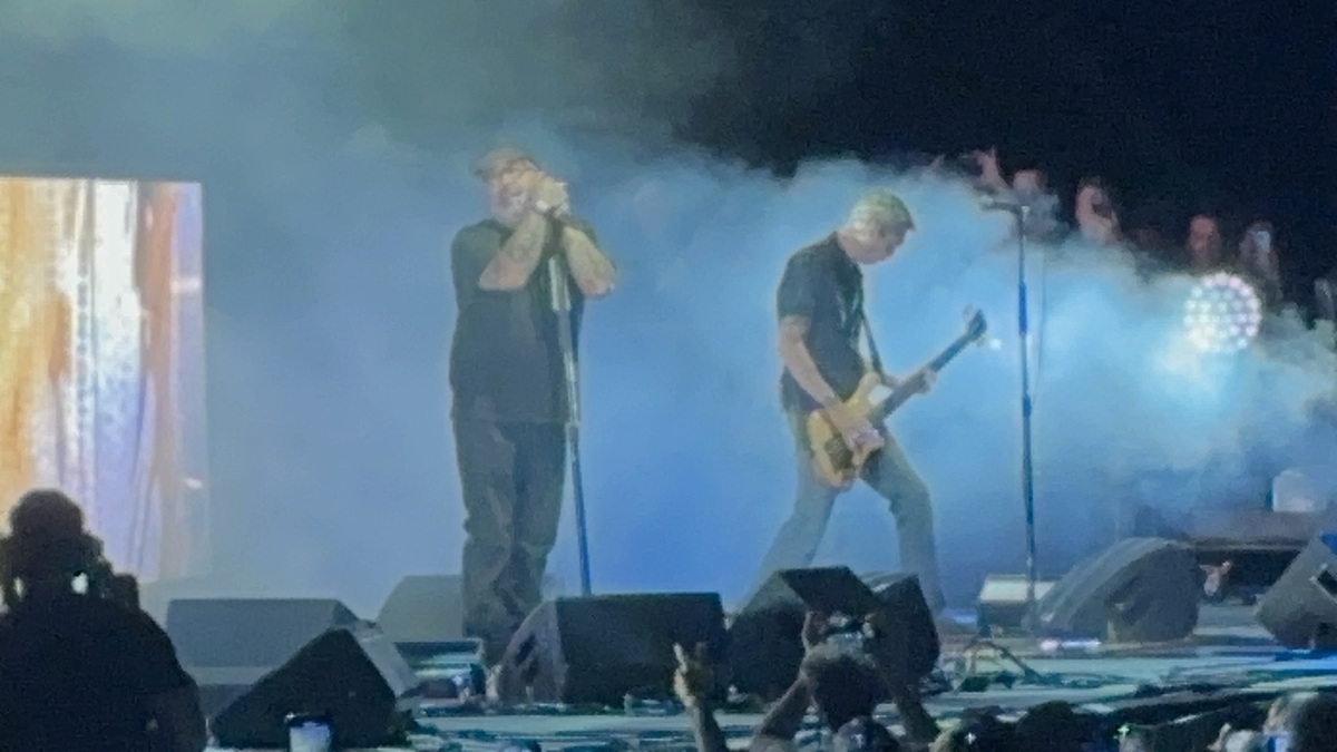 Breaking Benjamin Concert & Tour History (Updated for 2025) | Concert ...