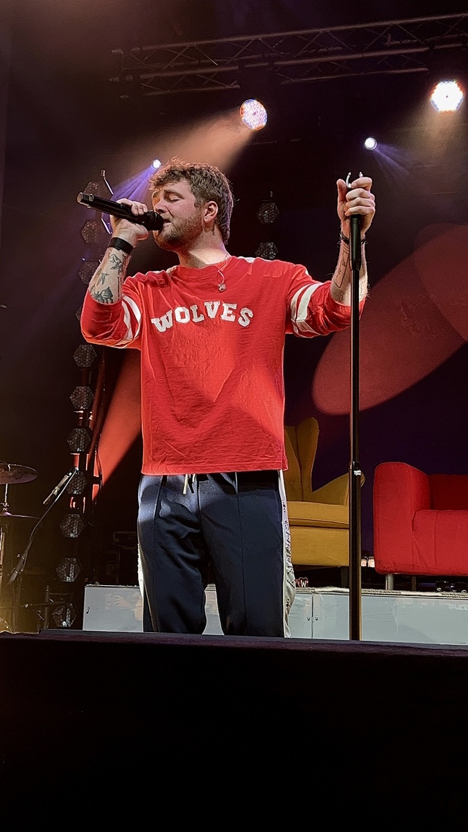 Alex Warren Concert & Tour History (Updated for 2025) | Concert Archives