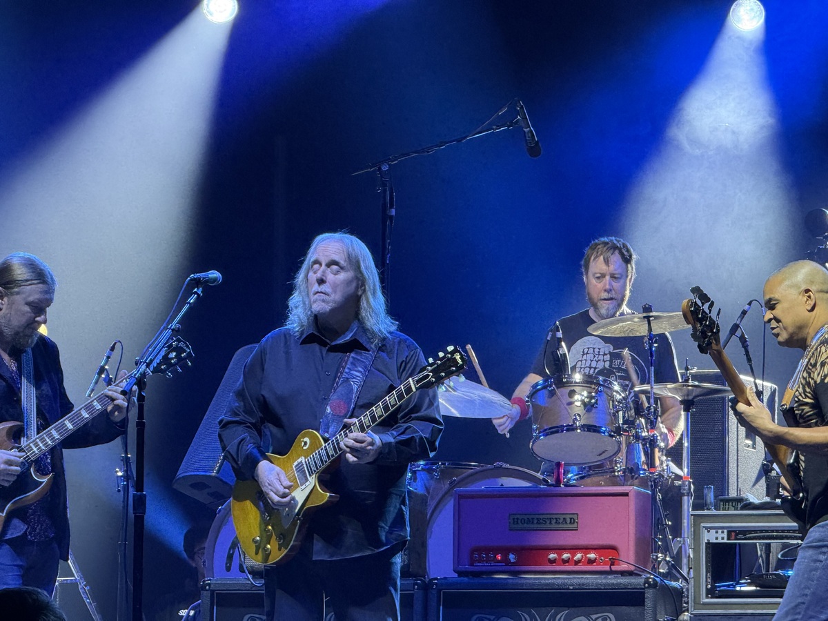 The Brothers Concert & Tour History | Concert Archives