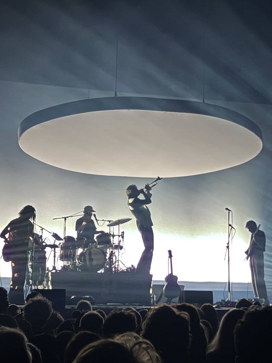 Oliver Symons Concert Photos | Concert Archives