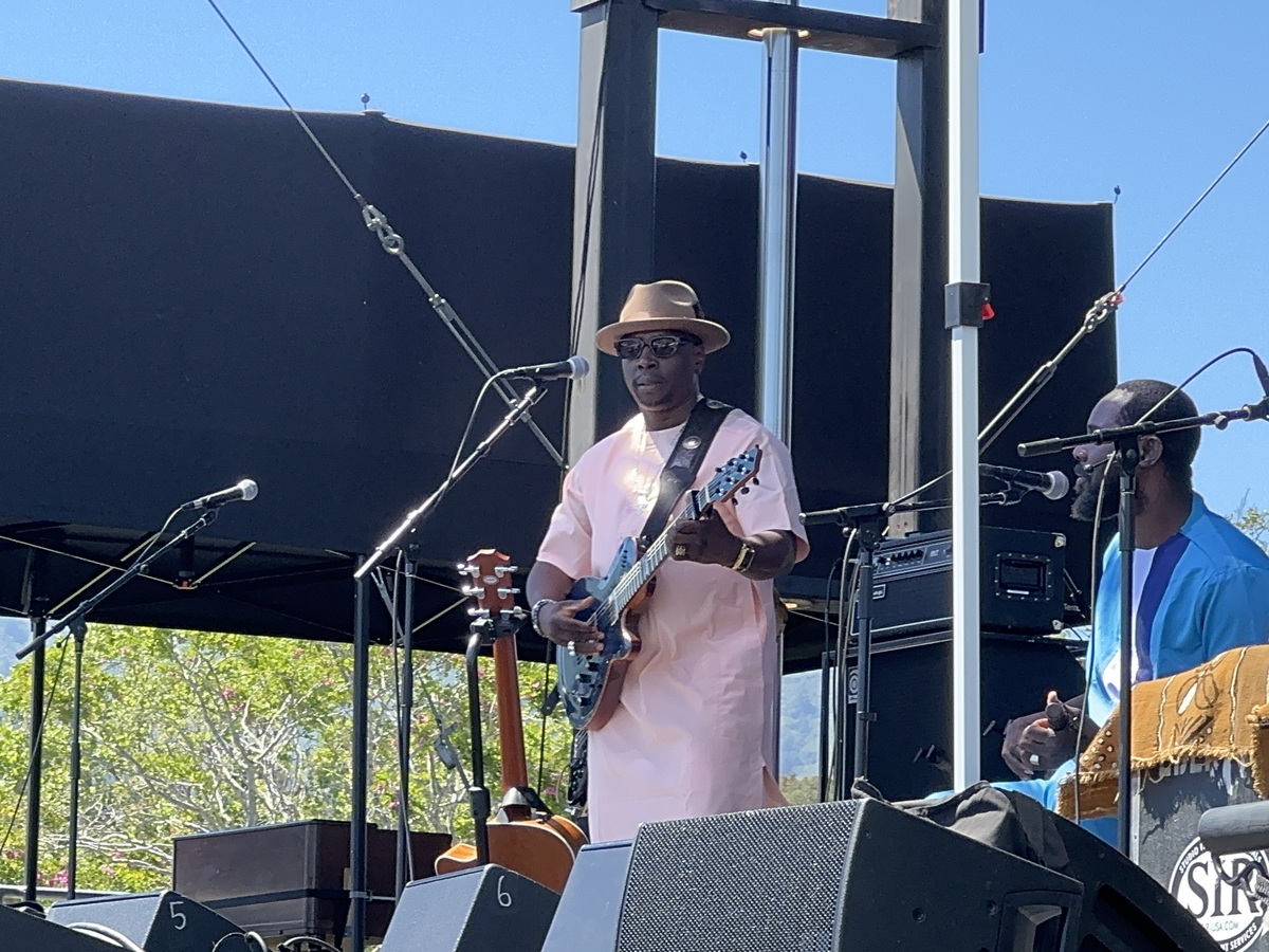 Elliott Peck Concert & Tour History | Concert Archives