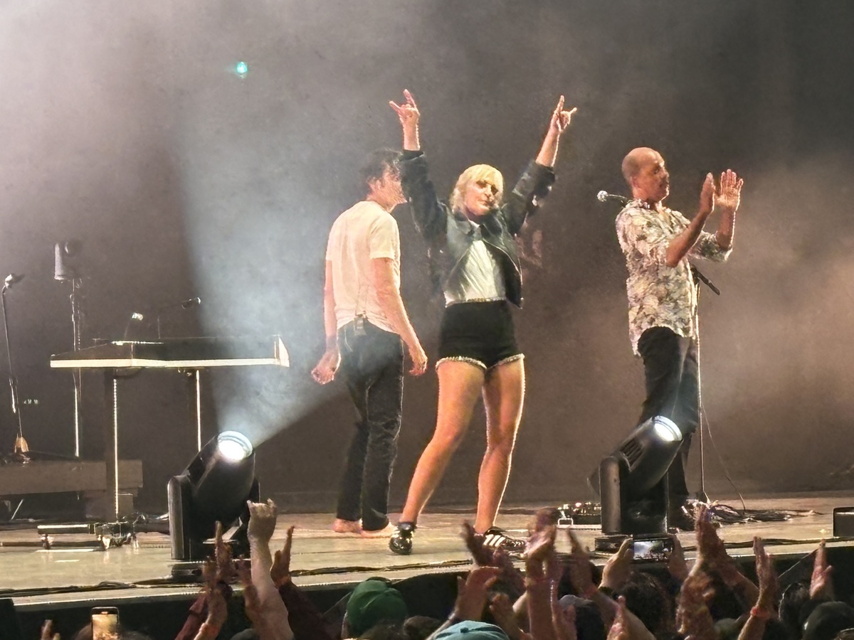 Jun 06, 2025: Metric / Sam Roberts Band / The Dears at Budweiser Stage ...