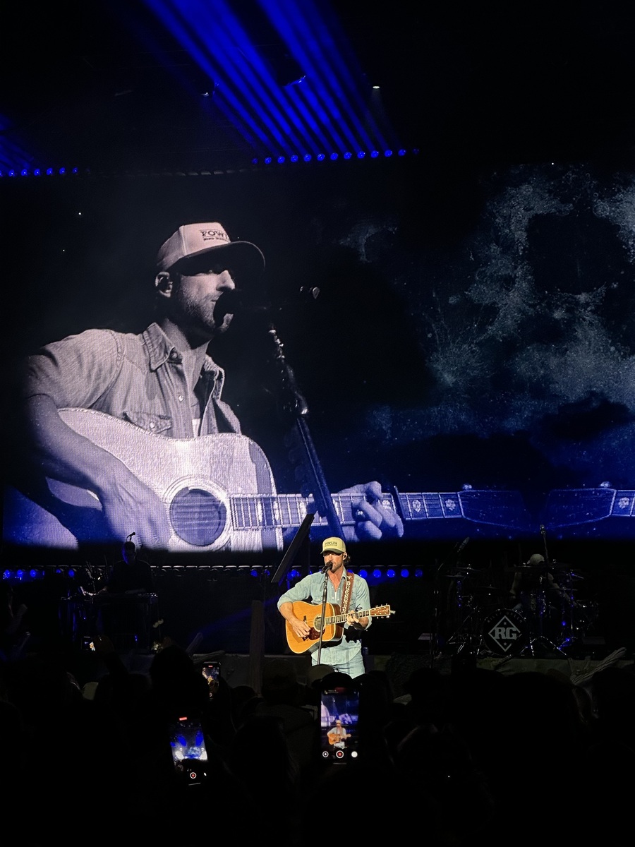 Riley Green Concert Photos | Concert Archives