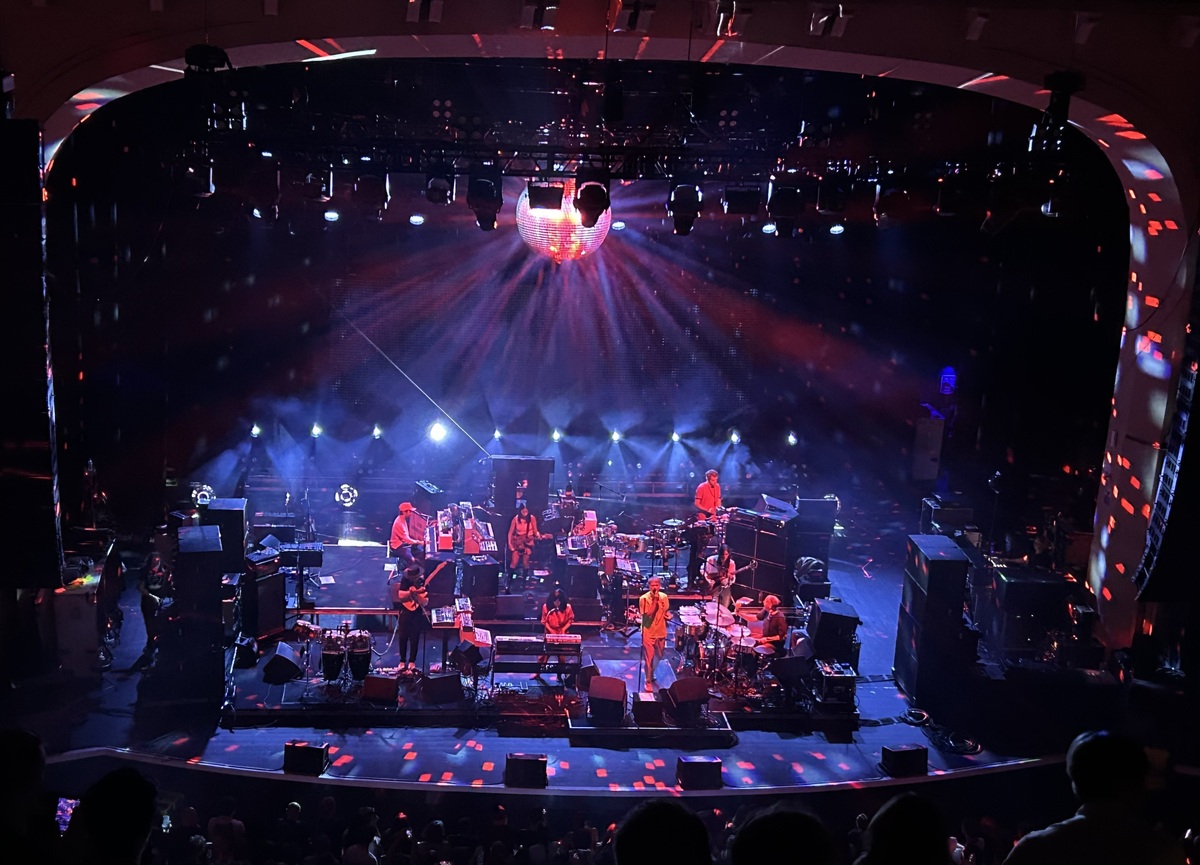 Jun 12, 2025: LCD Soundsystem / Friedberg at Brixton Academy London ...