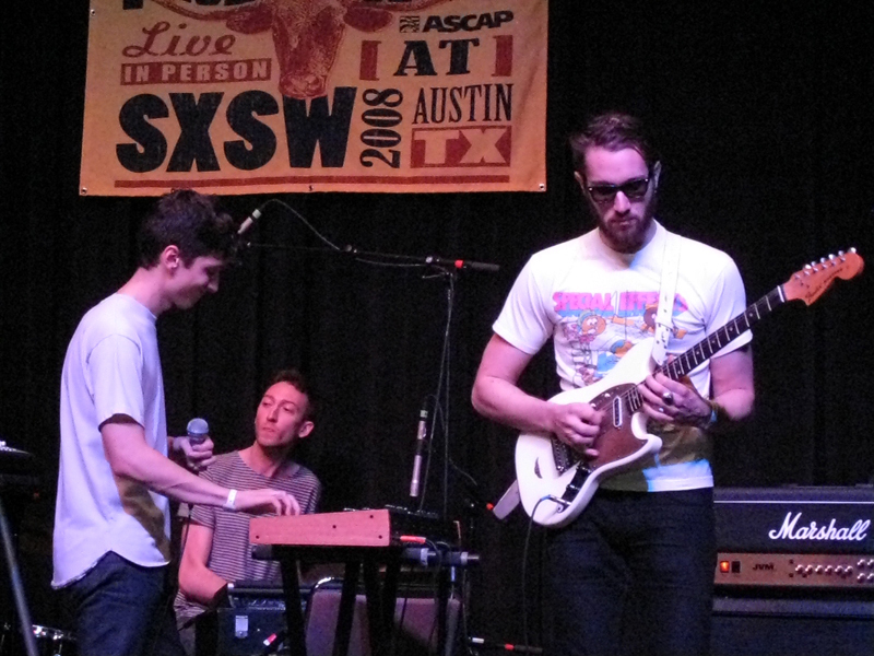 Les Aus Concert Photos | Concert Archives