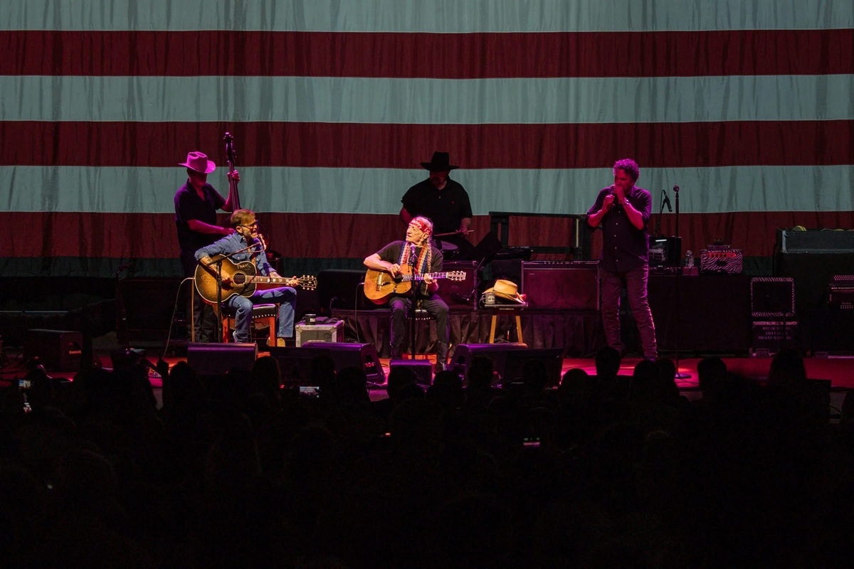 Jun 22, 2025: Willie Nelson / Bob Dylan / Nathaniel Rateliff & the Night Sweats / Trampled by ...