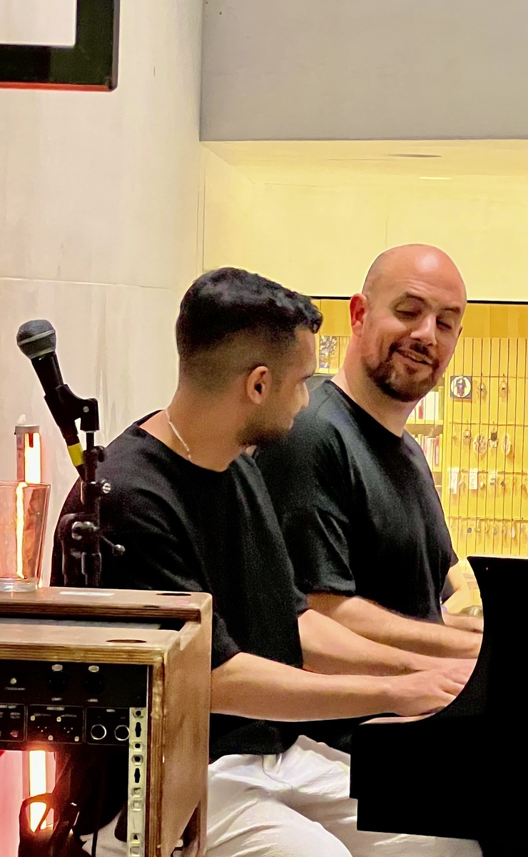 Amir Darabi Concert Photos | Concert Archives