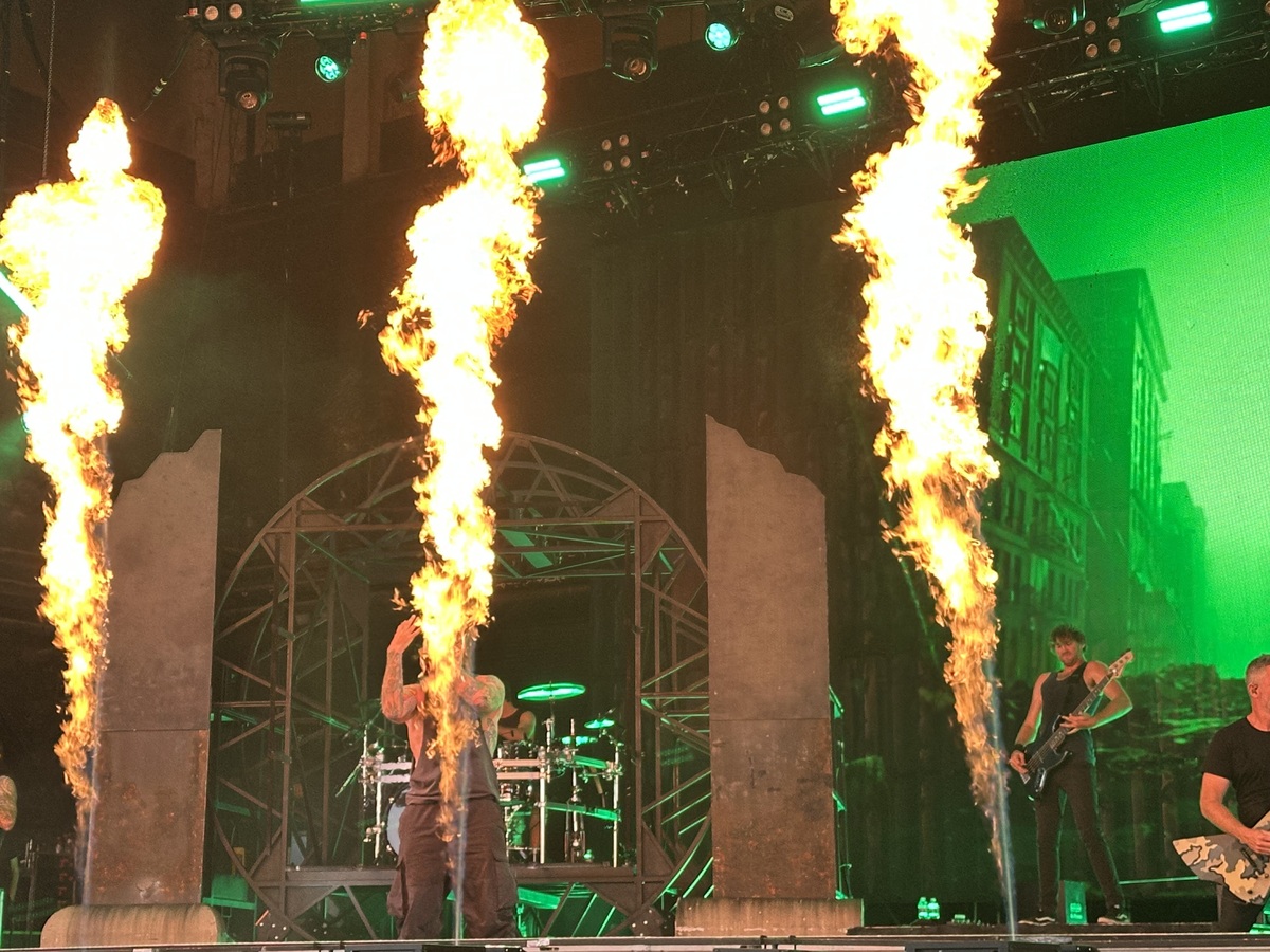 Jul 01, 2025: Summer Of Loud 2025 at Talking Stick Resort Amphitheatre ...