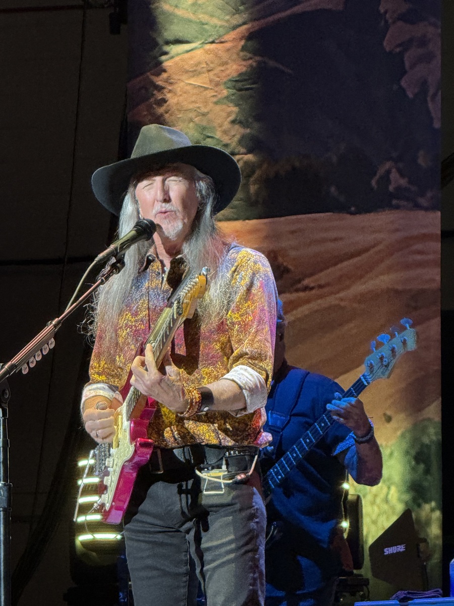 Aug 07, 2025: The Coral Reefer Band / The Doobie Brothers at PNC Bank ...