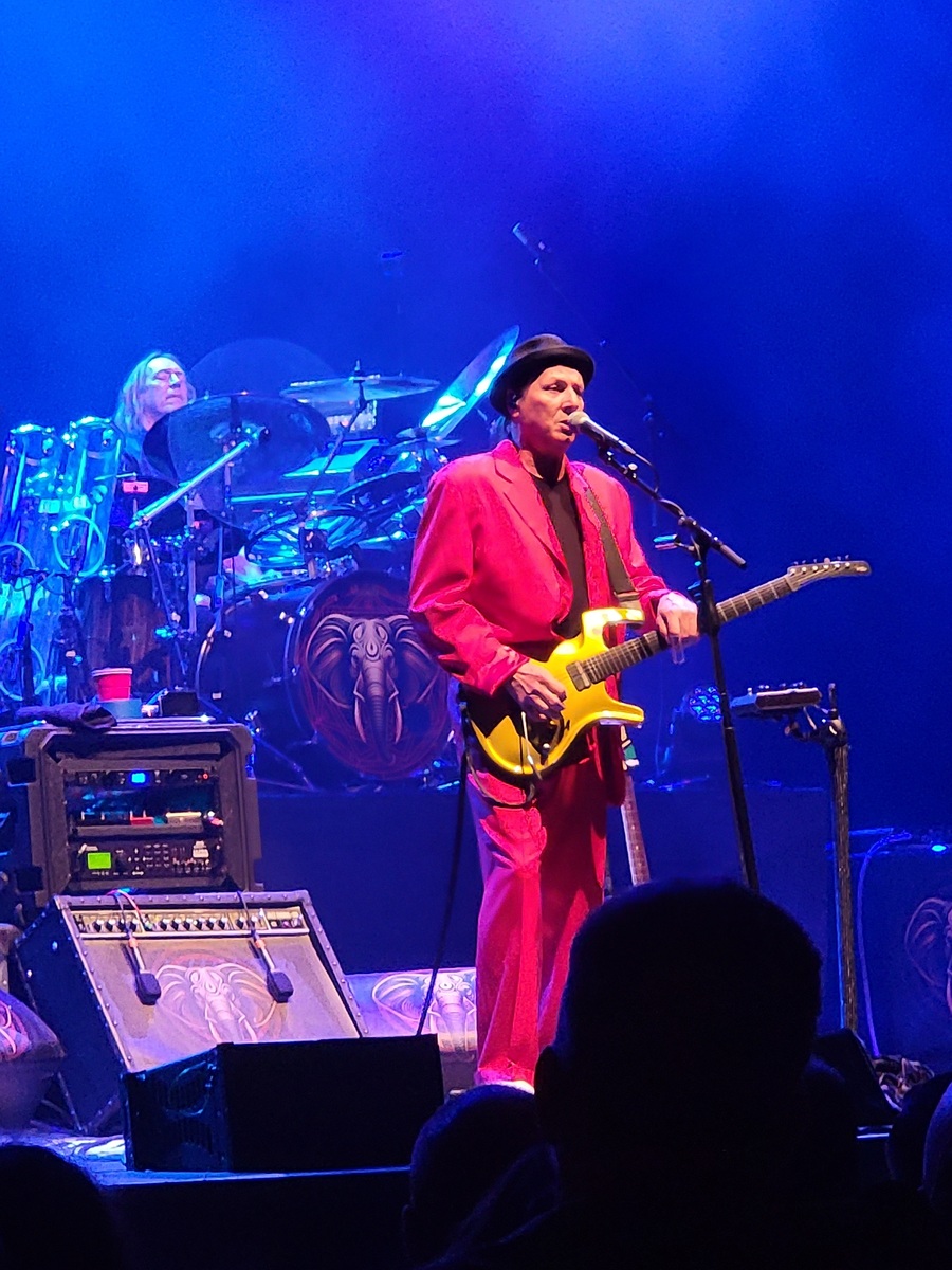 BEAT (Adrian Belew, Steve Vai, Tony Levin, Danny Carey) Concert & Tour ...