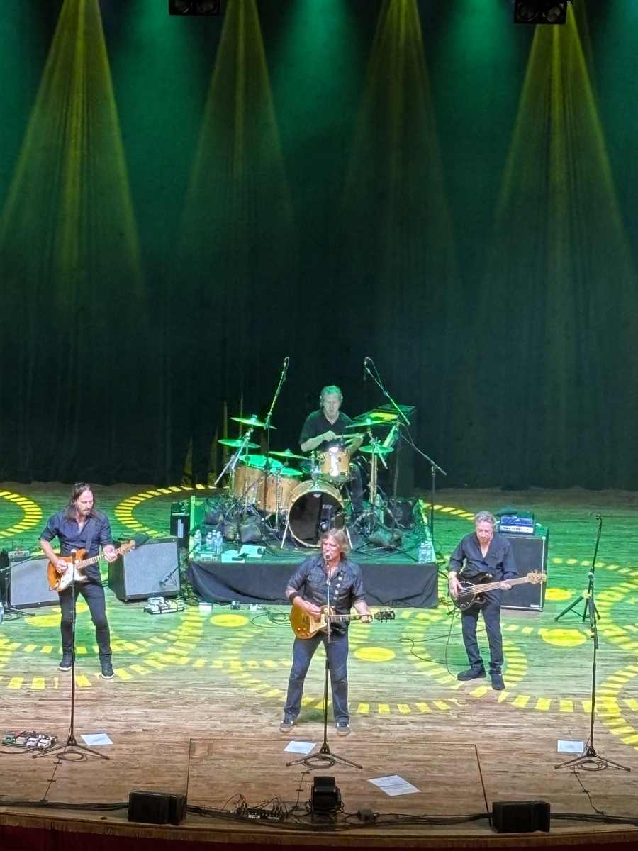 Revisiting Creedence (featuring members of Creedence Clearwater ...