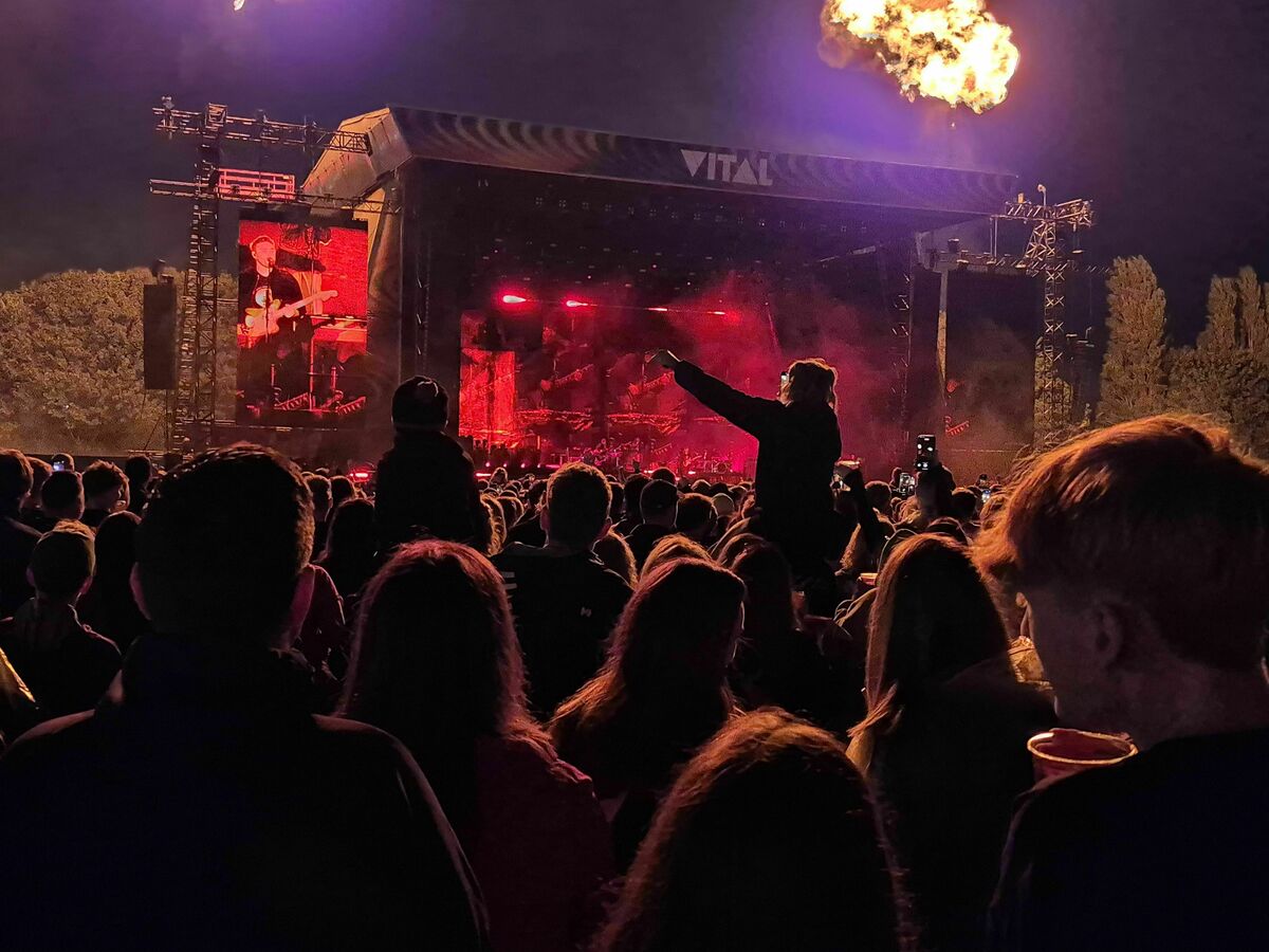 Aug 28, 2025: Sam Fender / CMAT / Aaron Rowe at Boucher Road Playing ...