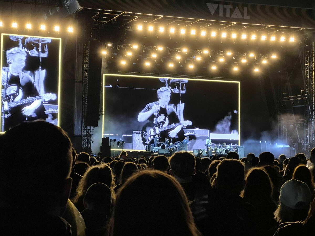 Aug 28, 2025: Sam Fender / CMAT / Aaron Rowe at Boucher Road Playing ...