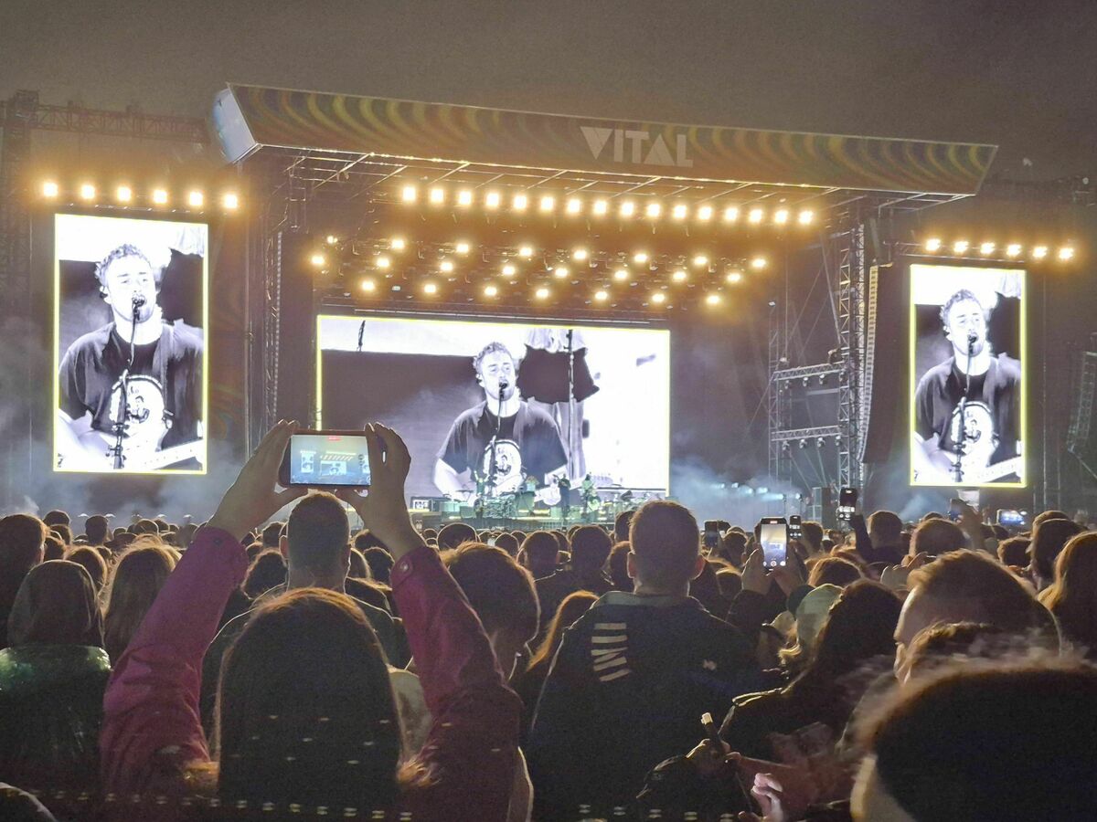 Aug 28, 2025: Sam Fender / CMAT / Aaron Rowe at Boucher Road Playing ...