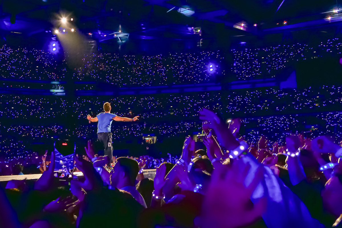 Aug 27, 2025: Coldplay / Elyanna / Chloe Qisha at Wembley Stadium ...