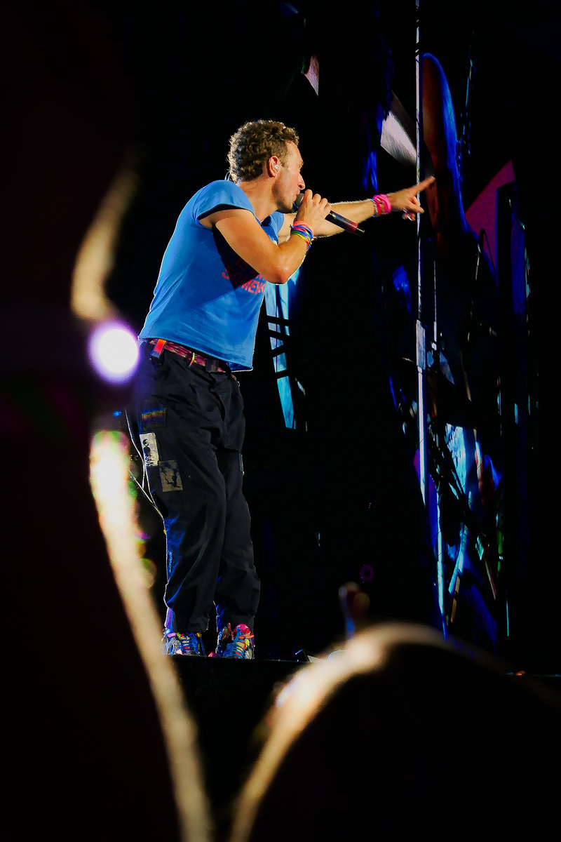 Aug 27, 2025: Coldplay / Elyanna / Chloe Qisha at Wembley Stadium ...