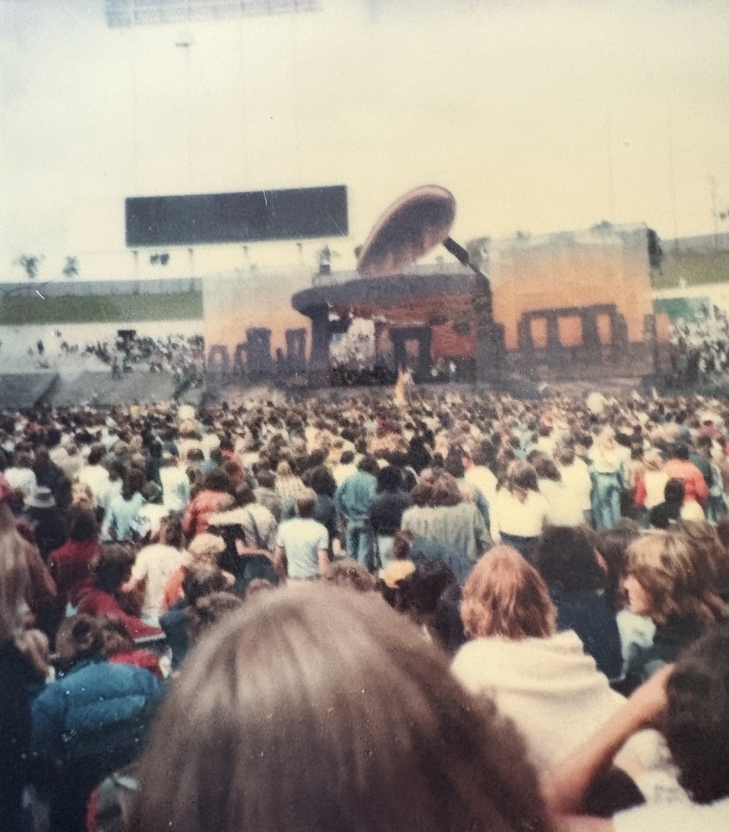 Led Zeppelin's 1977 Concert & Tour History | Concert Archives