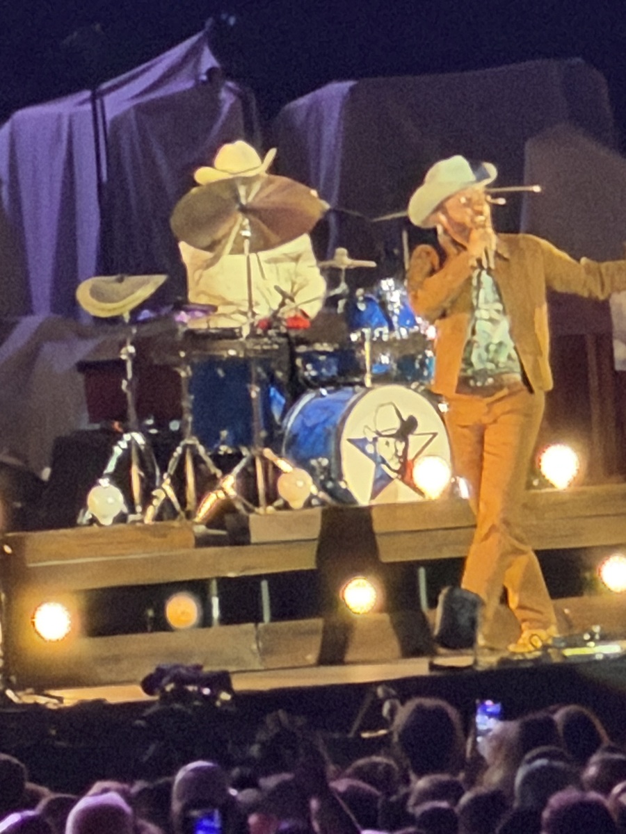 Oct 11, 2025: Tyler Childers / Charley Crockett / Cory Branan at Geodis ...