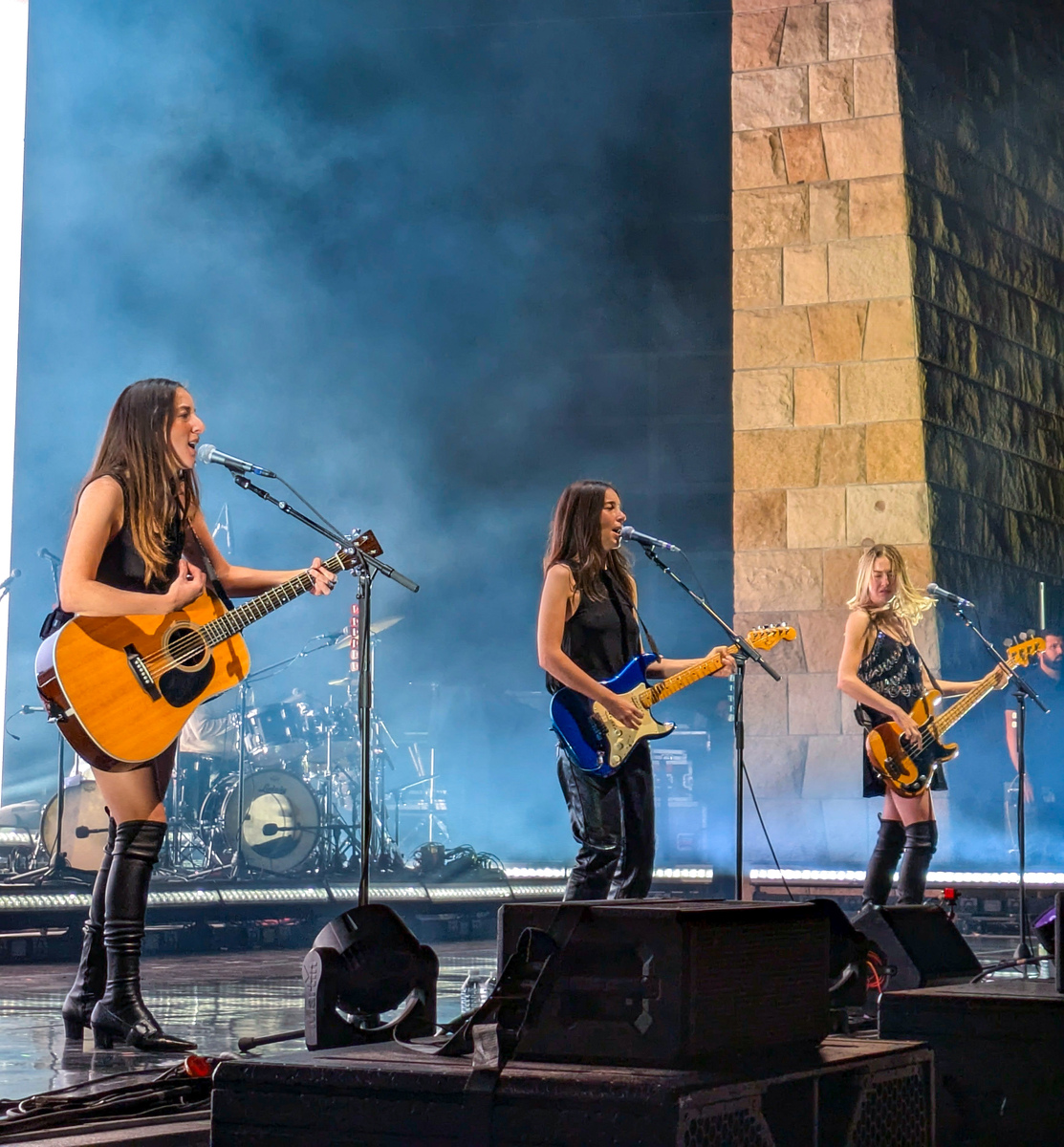 HAIM Concert & Tour History (Updated for 2025) | Concert Archives