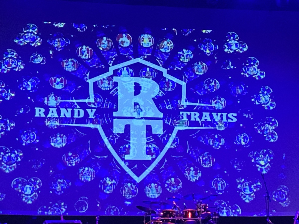 Randy Travis Concert & Tour History (Updated for 2025 - 2026) | Concert ...