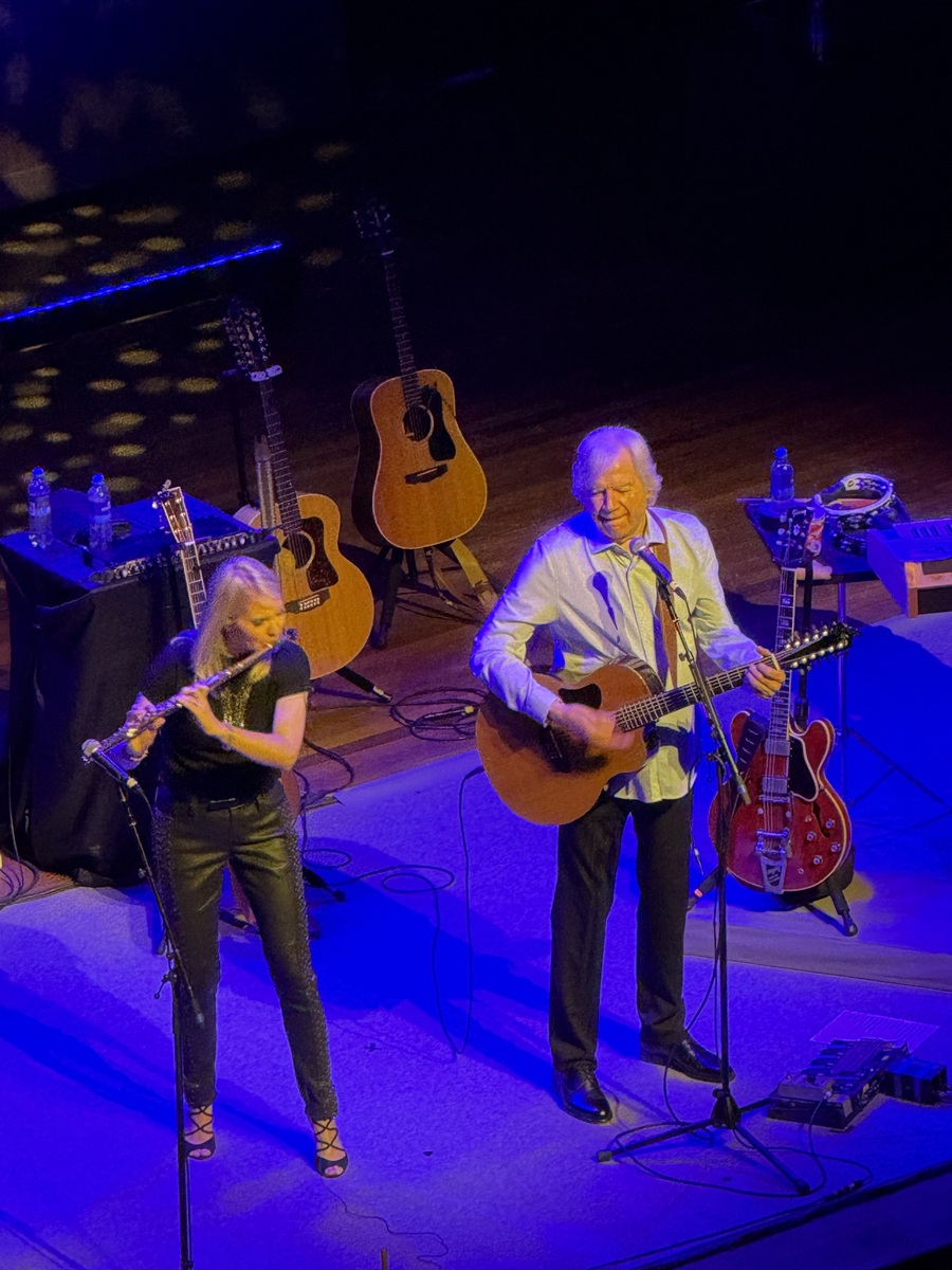 Justin Hayward Concert & Tour History (Updated for 2026 - 2027 ...