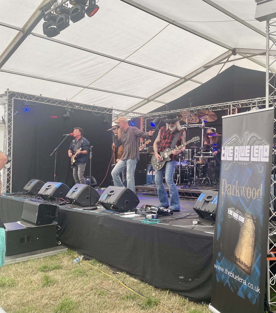 Foxpalmer Concert Photos | Concert Archives