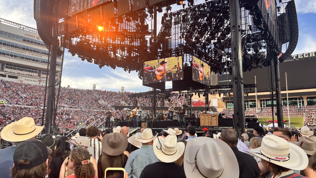 Zach Top Concert & Tour History (Updated for 2026) | Concert Archives