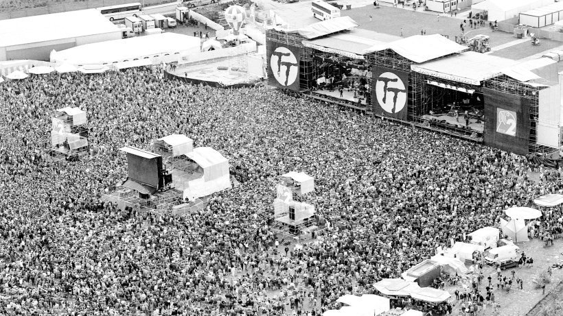 Tina Turner's 1993 Concert & Tour History | Concert Archives