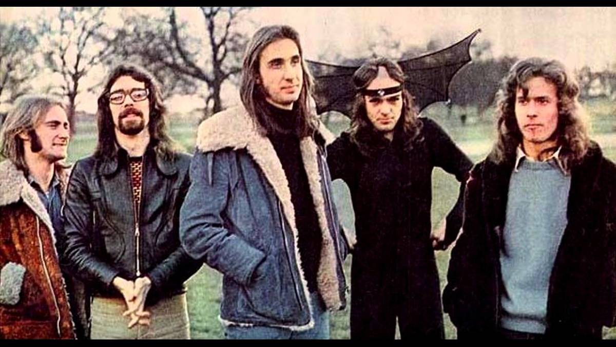 Genesis's 1975 Concert & Tour History | Concert Archives