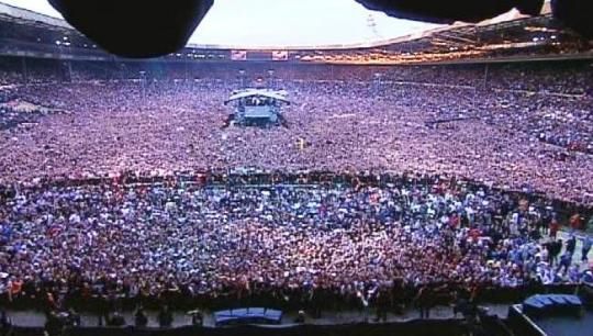 Jul 21, 2000: Oasis / Happy Mondays / Doves at Wembley Stadium London ...