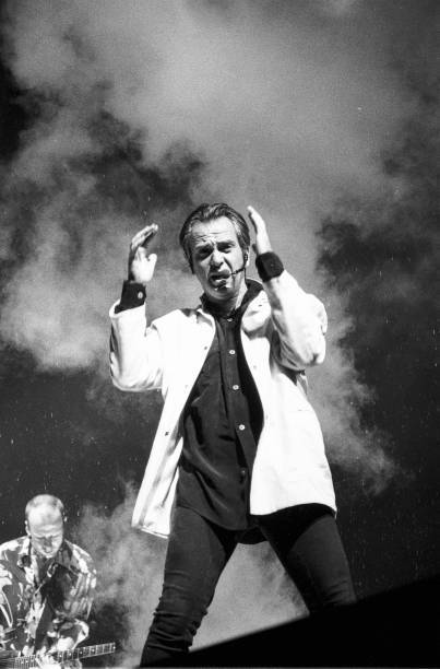Jul 06, 1993: Peter Gabriel at The Spectrum Philadelphia, Pennsylvania ...