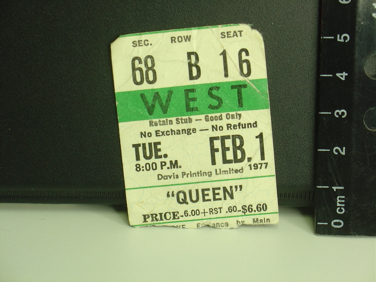 Feb 01, 1977: Queen / Thin Lizzy at Maple Leaf Gardens Toronto, Ontario ...