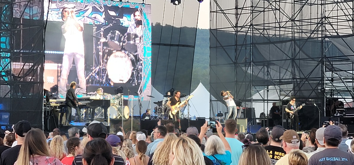 Concert History of Heroes stage at hollywood casino | Concert Archives