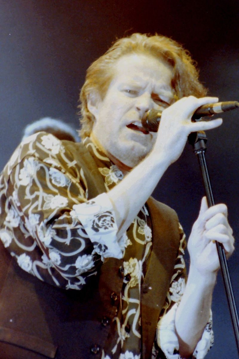 Susanna Hoffs Concert & Tour History (Updated for 2025) | Concert Archives