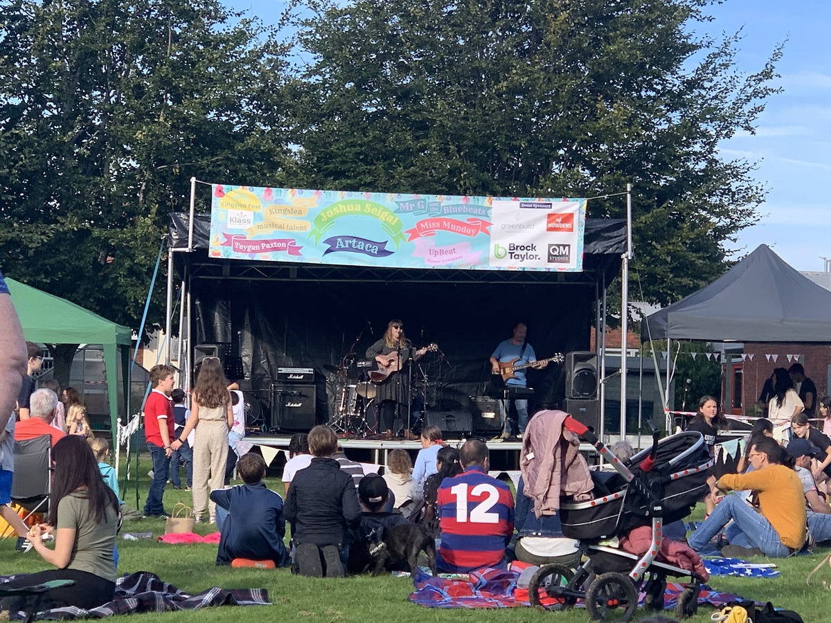 Mr G and The Bluebeats Concert & Tour History | Concert Archives