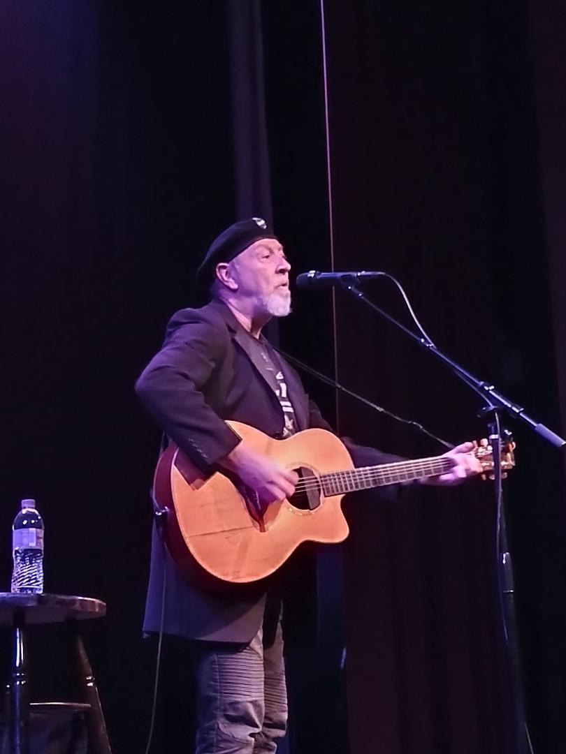 Nov 17, 2021: Richard Thompson at Old Town School Of Folk Music Chicago ...
