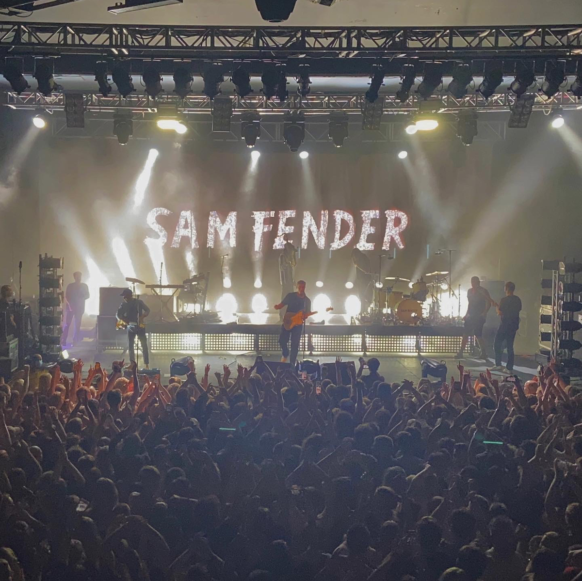 Aug 25, 2021: Sam Fender / Brooke Bentham / Heidi Curtis at O2 Academy ...