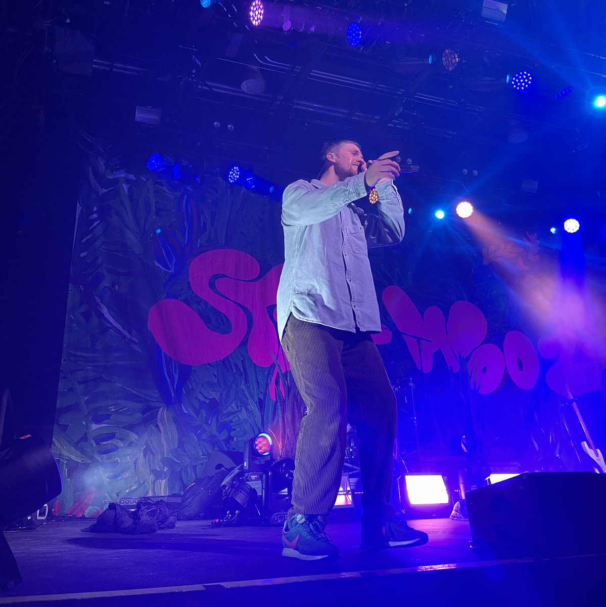 Feb 06, 2022: Still Woozy at Brooklyn Steel New York, New York, United ...