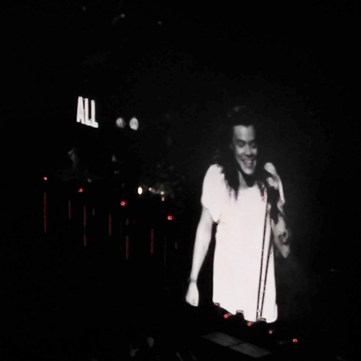 Oct 07, 2015: One Direction / Jamie Lawson / Augustana at OVO Hydro ...