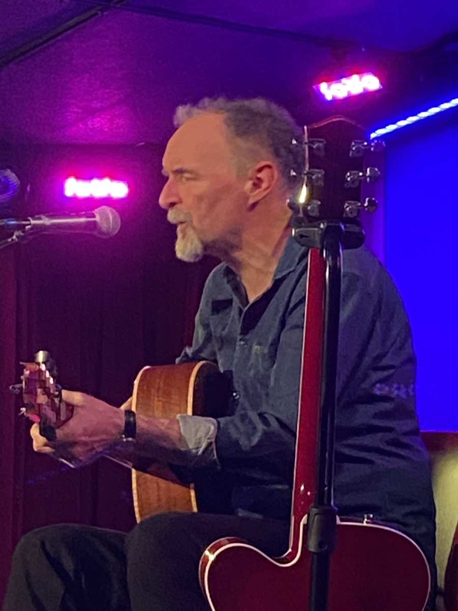 Gilbert O’Sullivan Concert Photos | Concert Archives