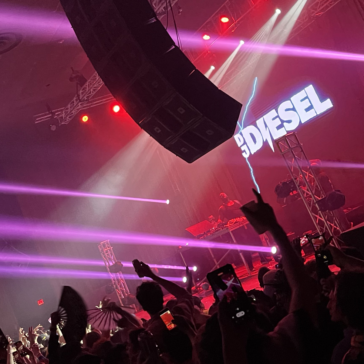 Concert Photos from Skyway Theater | Concert Archives