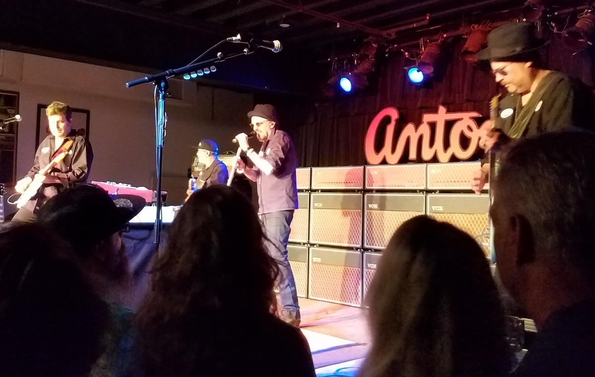 Billy Bob Thornton & The Boxmasters Concert & Tour History (Updated for ...