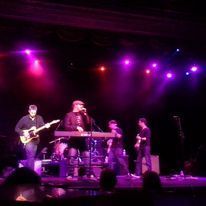 Left Hand Smoke Concert & Tour History (Updated for 2025) | Concert ...